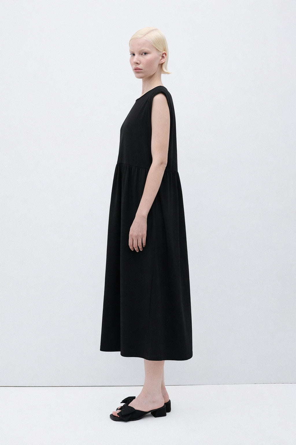 Tulula Dress – Sleeveless Knitted Midi Dress | Rita Row
